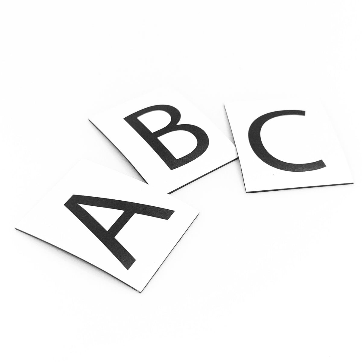 Small magnetic letters A-Z + scandinavian letters - Magnetic foil 3x4 cm.