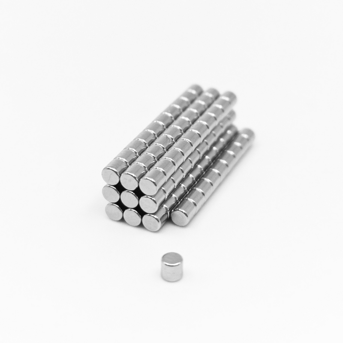Hobby magnets 2x2 mm. for figurines, invitations etc. | 100-pack